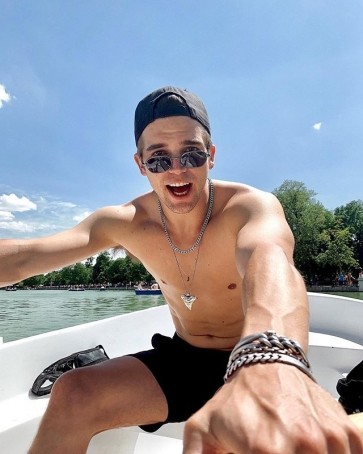 Christian, 21, United Kingdom