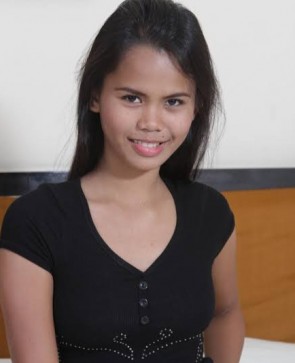 Lara, 25, Philippines