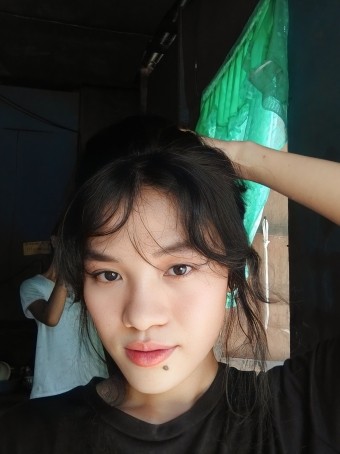 Maria, 21, Philippines